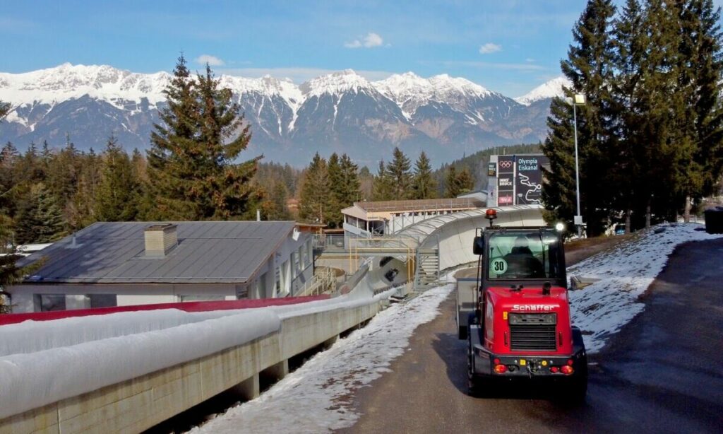 Cleanlines and order at the Olympic ice canal in Innsbruck-Igls - Schäffer